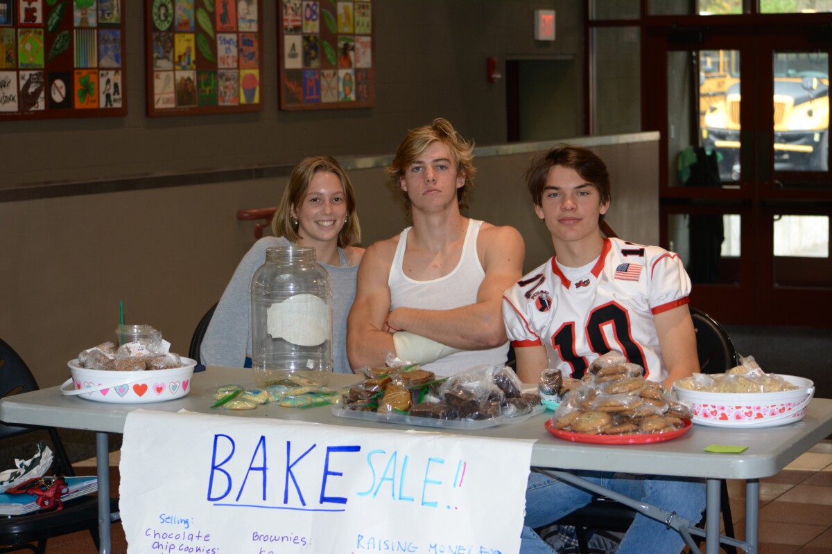 Student-run club volunteers give back in the spirit of Thanksgiving