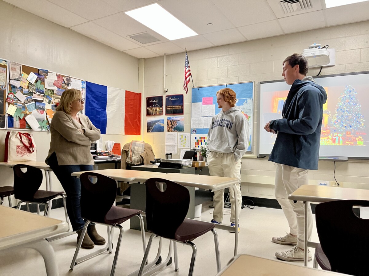 Annual Alumni Roundtable guides seniors during the college process